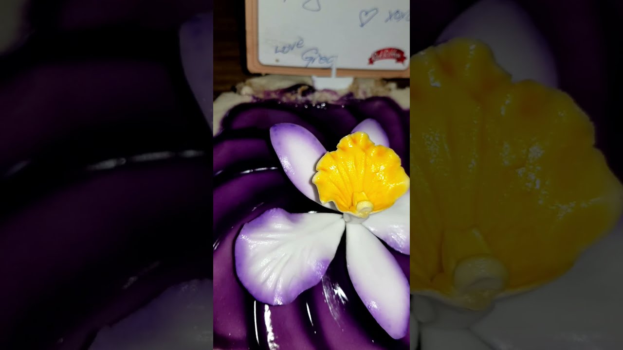 UBE BLOOM CAKE RED RIBBON #SHORTS - YouTube