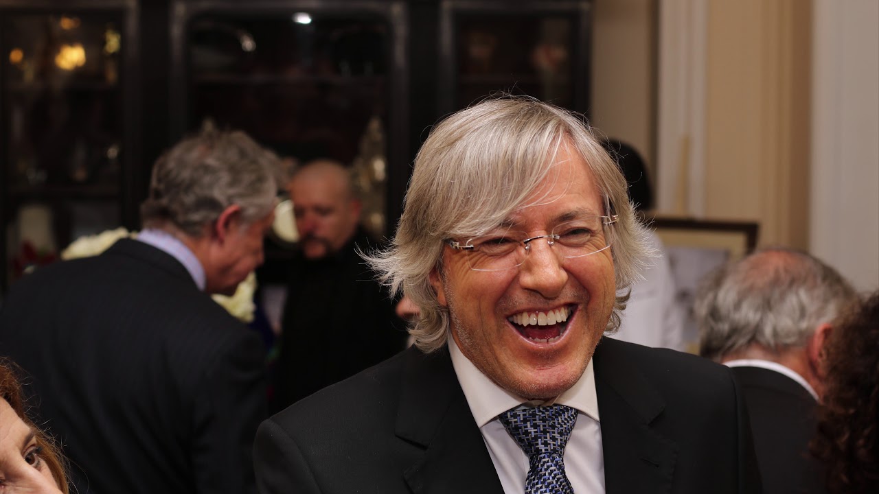 ALEJANDRO G. ROEMMERS EN PARIS - YouTube