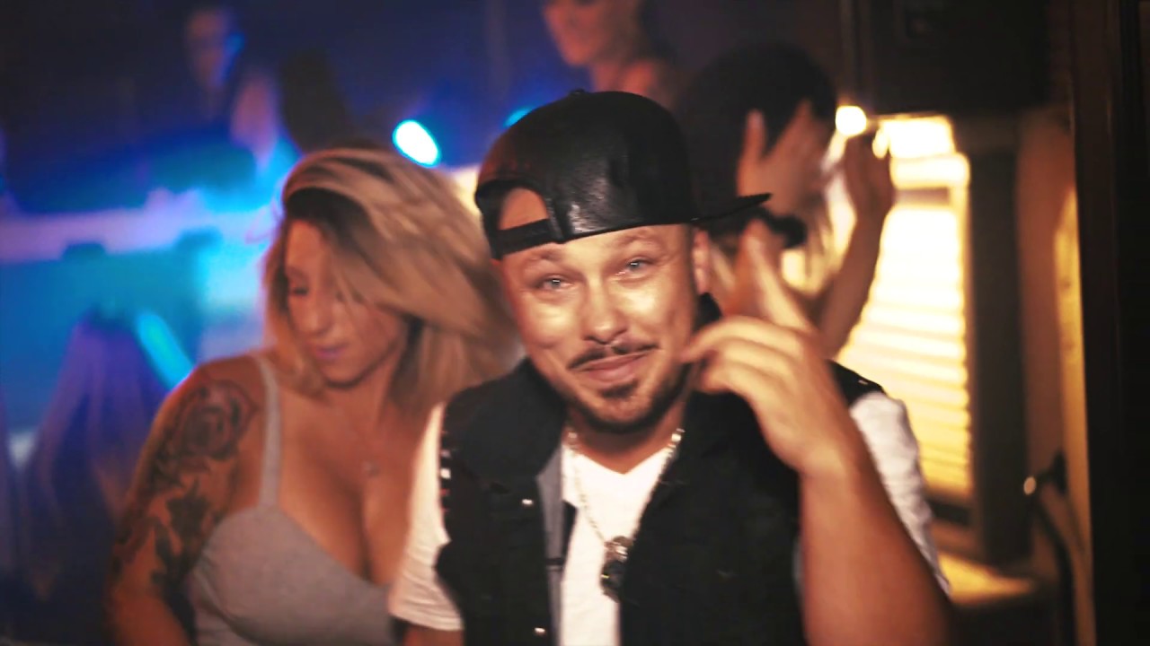 Blaze1 - Bag it up ft Jaymison Beverly (Official Music Video) - YouTube