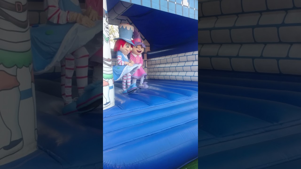 Les mascotte de tout les camping capfun Carabouille la sorcière et son ...