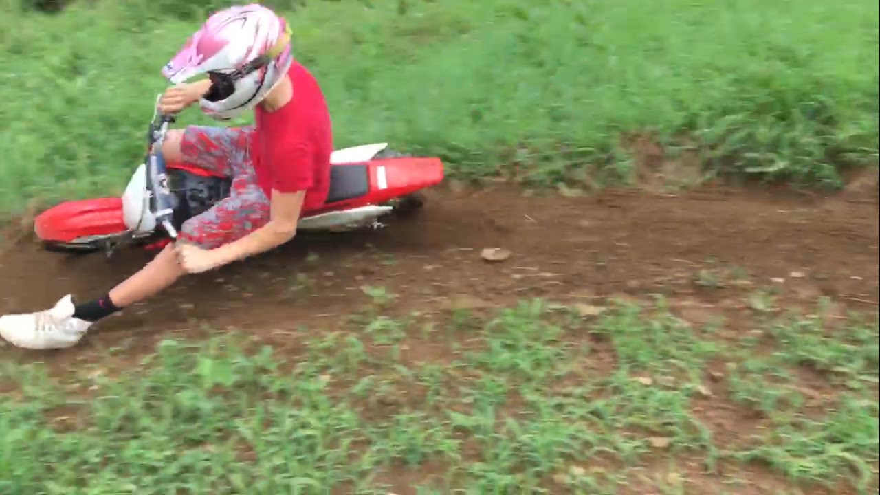 Backyard Pit Bike Track- CRF 110 & CRF 70 - YouTube