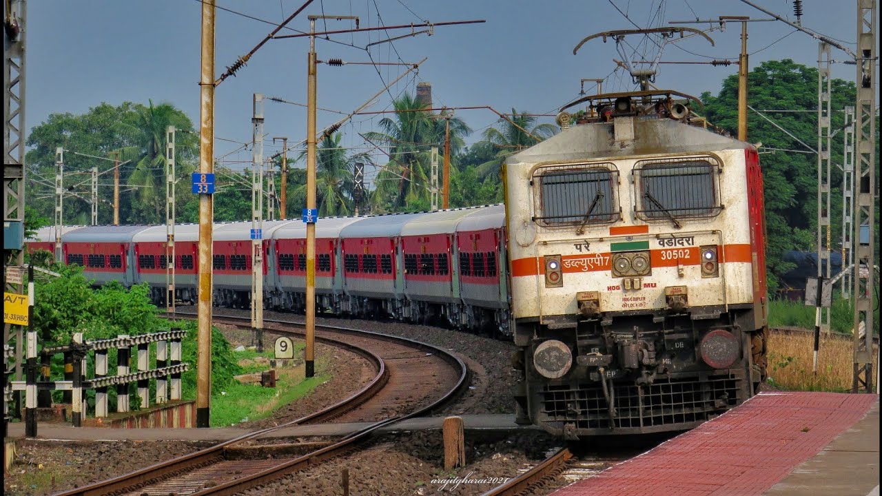 First LHB Run | Indore Howrah Shipra Express with brand new LHB Rake ...
