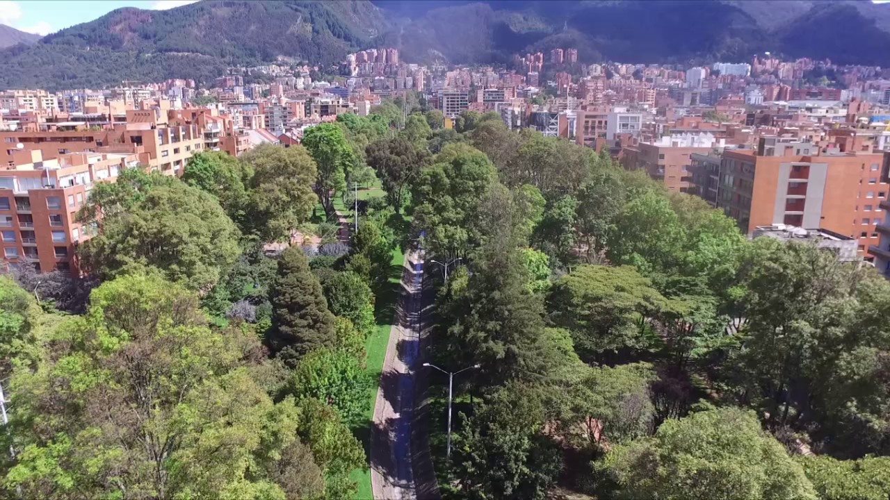 Panorámica desde el Parque El Virrey, Bogotá - Phantom 3 - YouTube
