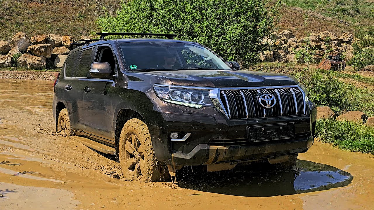 Toyota Land Cruiser at "Offroad and Outdoor"! - YouTube