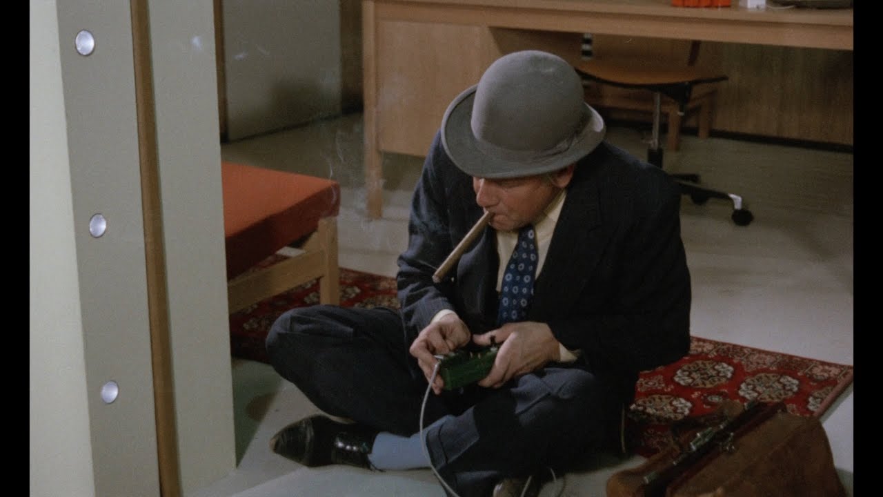 Olsenbanden Og Dynamitt-Harry Går Amok | Egon Olsen Tank-kupp! - YouTube