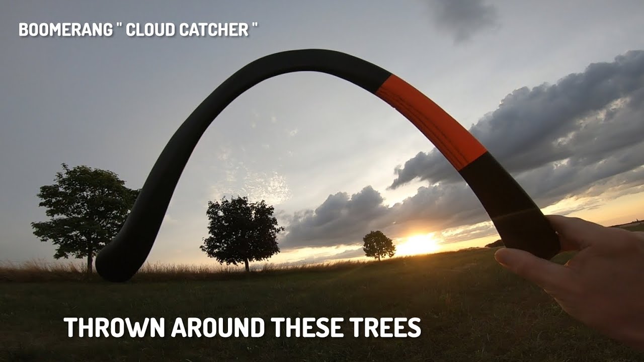 A #boomerang thrown around these trees 🌳🌳🌳🪃 range 50 Meters - YouTube