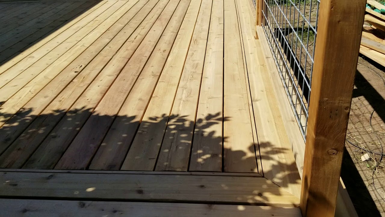 14x14 Cedar Deck w. Hog Panel Railing - YouTube