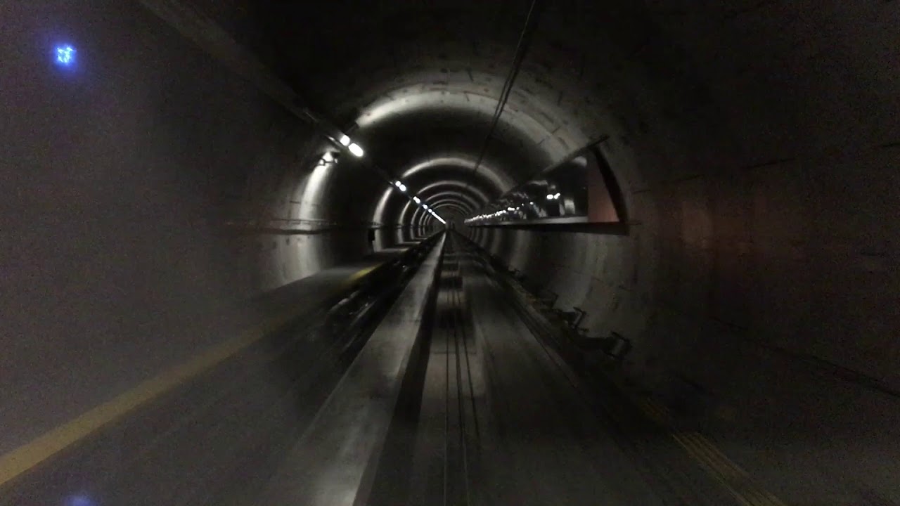 Zurich Flughafen Underground Dock - YouTube