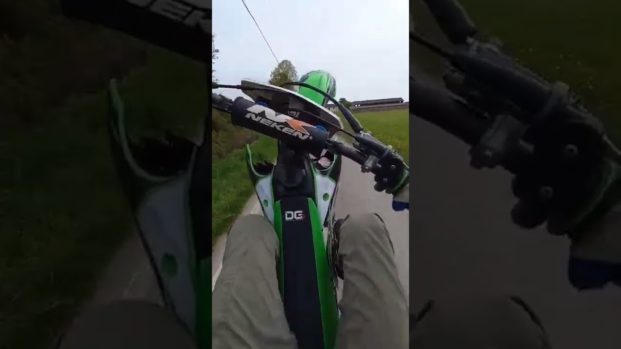 Kx 85 wheelie #kawasaki #2stroke #milano #fyp #shorts #wheelie - YouTube