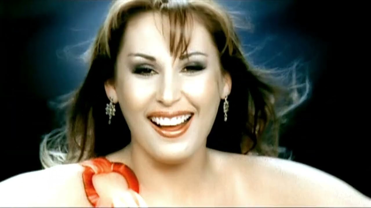 Funda Arar - Roman HD|Stereo (Kralpop) (2004, TMC) - YouTube