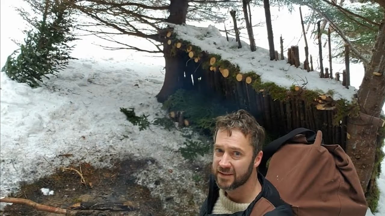 How To Build A Shelter In The Woods To Survive Extreme Winter Weather ...