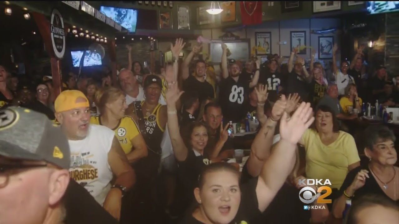 Thousands Pack Steelers Bar In Florida On Eve Of Buccaneers Game - YouTube