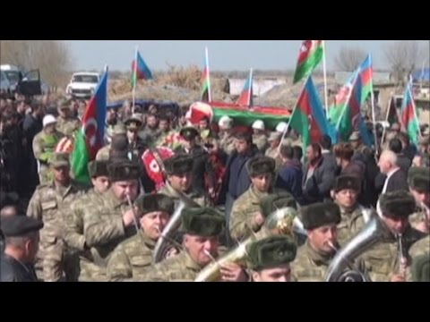 Şəhidlərin (Zülfü Qədimov, Aqşin Abdullayev)  dəfnində böyük izdiham yaşanIb