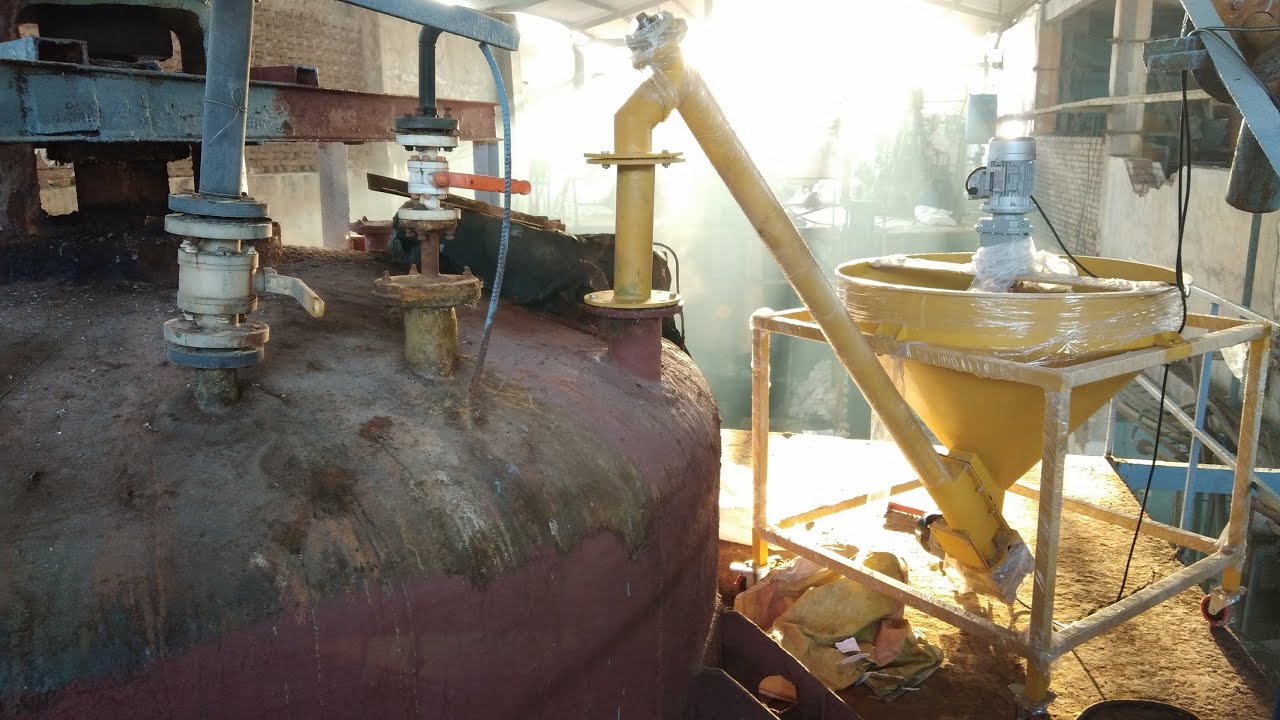 SCREW CONVEYOR | MILD STEEL | REACTOR CHARGING - YouTube