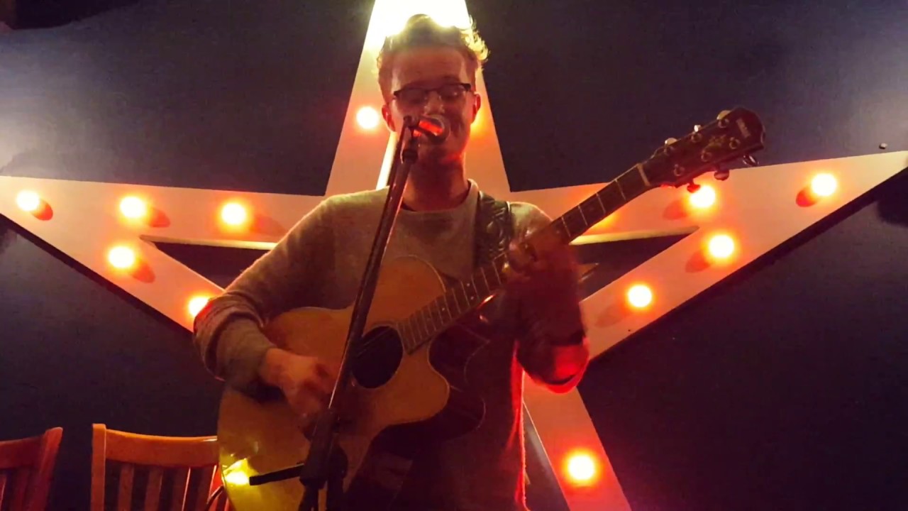 Connor Roff - Chasing Dreams | Starry Starry Nights - YouTube