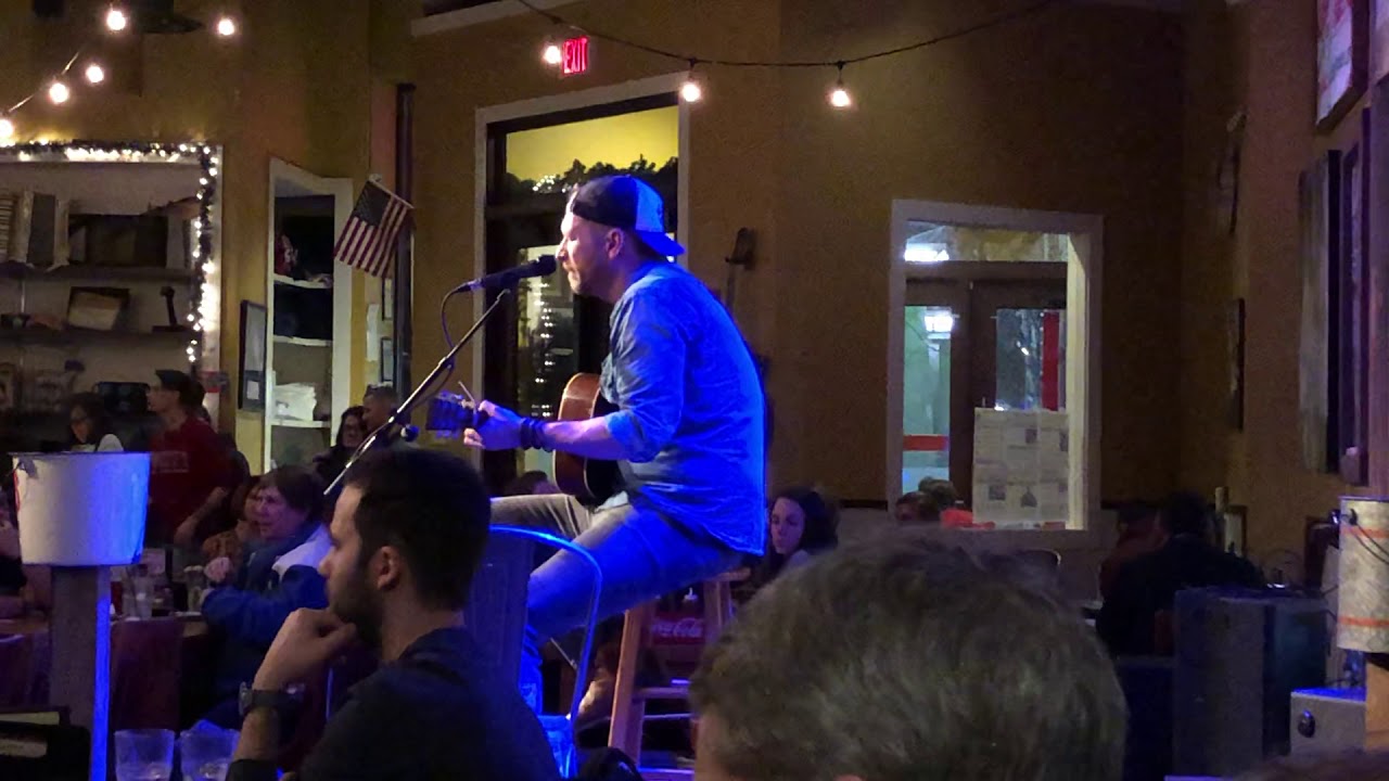 Barrett Baber - Walking in Memphis [Nashville, TN] - YouTube