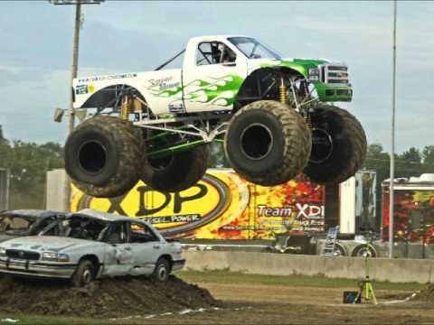 Screamin' Demon Theme Song (2013 Theme) - YouTube