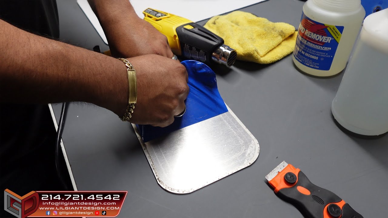 How to Remove Vinyl from Old Parking Signs - YouTube