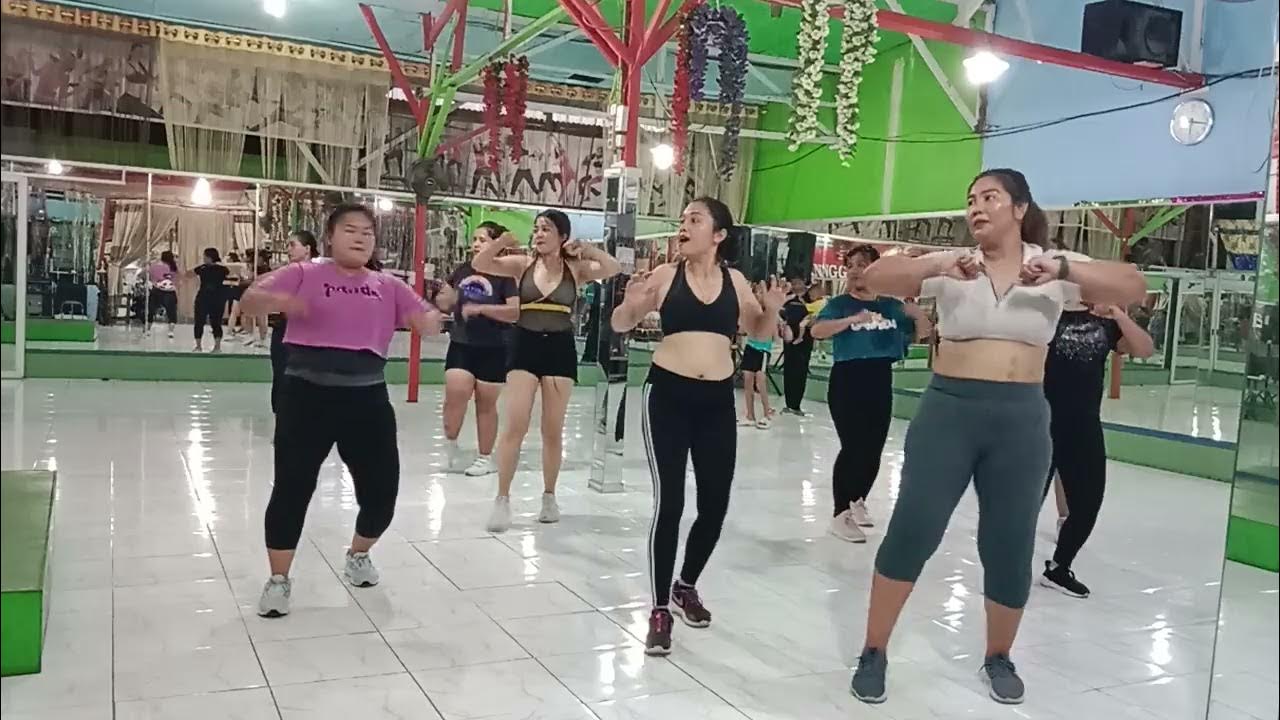 ZUMBA VIRAL TIKTOK TERNYATA SAYANG KEPADAMU##SANGGAR SUKADAMAI - YouTube