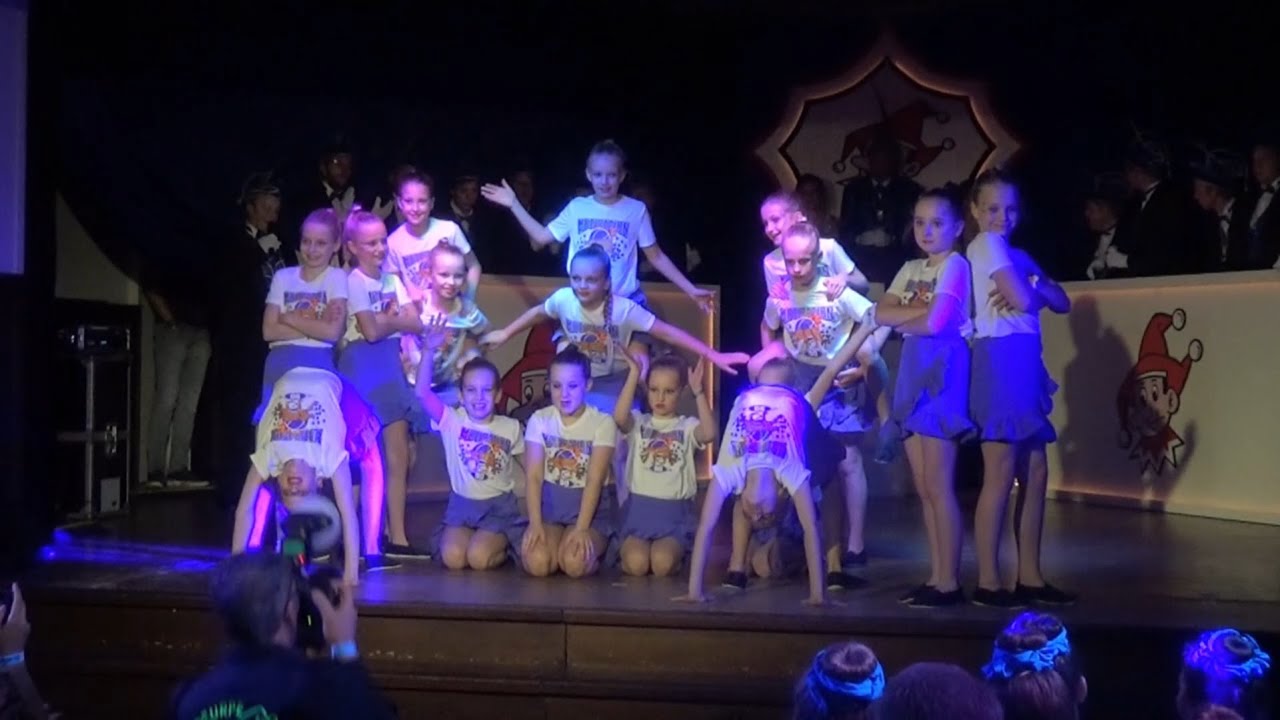 Pronkzitting 2022 showdans vonkjes - YouTube