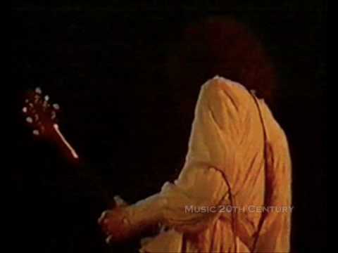 Queen - Brighton Rock (Part 1) [Live In London 1977] - YouTube