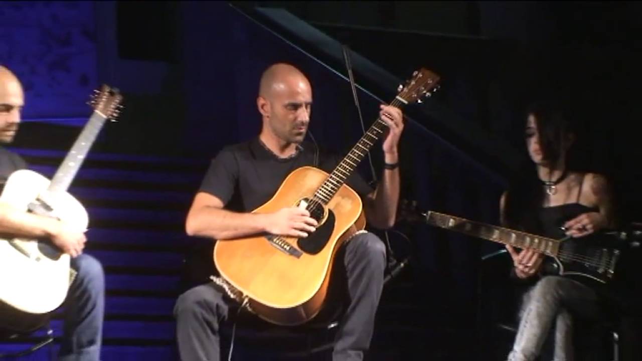 Stefano Barone a Un Paese a Sei Corde - YouTube