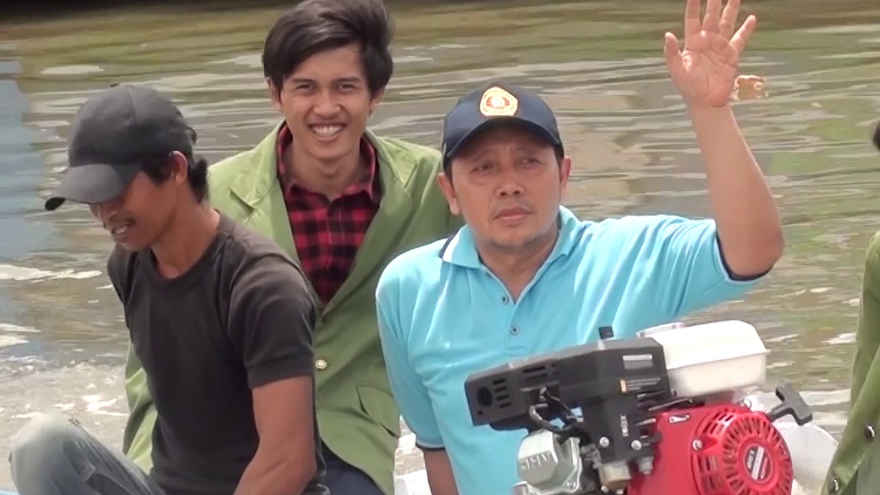 Perahu Ikan Cadik fiberglass - YouTube