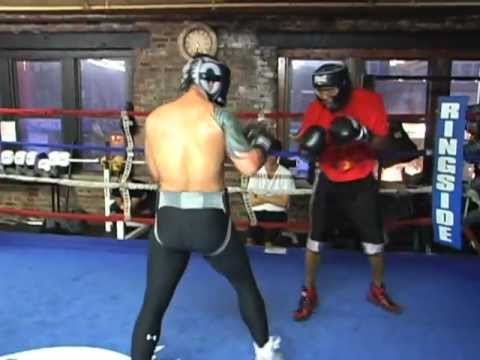 Gato' spars with Austin No Doubt Trout - YouTube