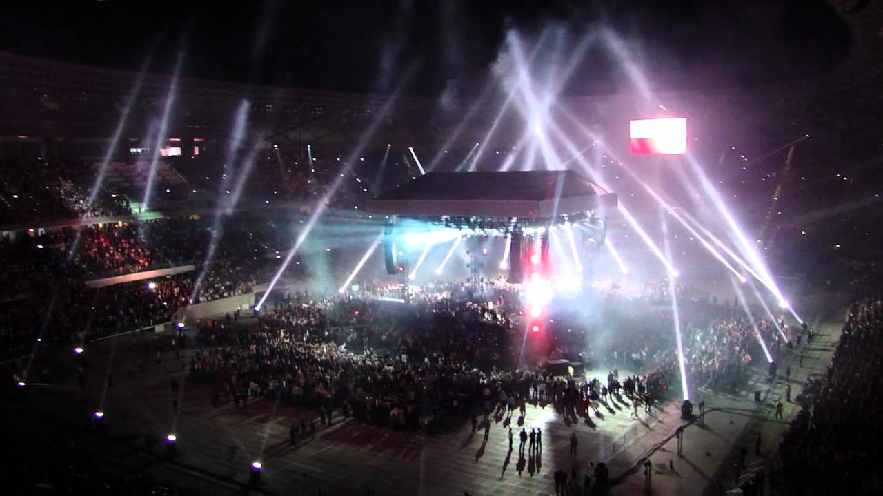 Adamek - Kliczko, wejście na ring przy muzyce Funky Polak - YouTube