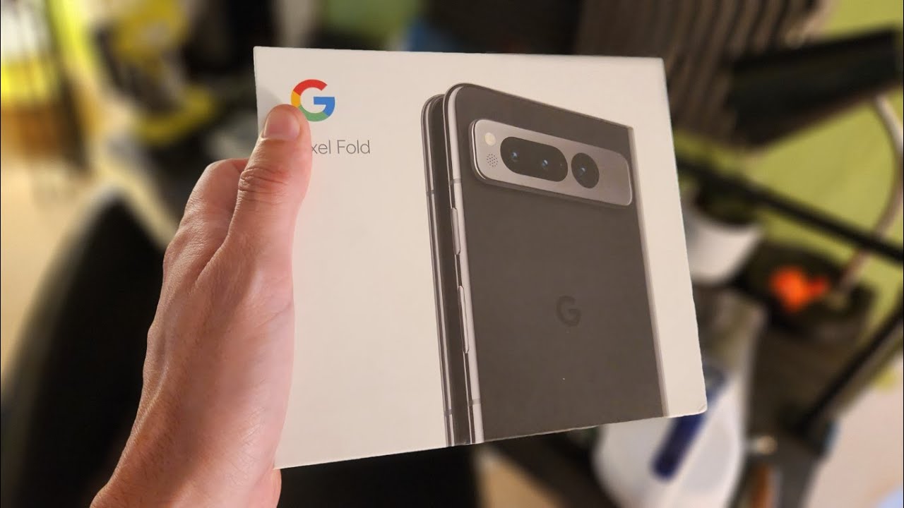 Pixel Fold LIVE Unboxing - YouTube