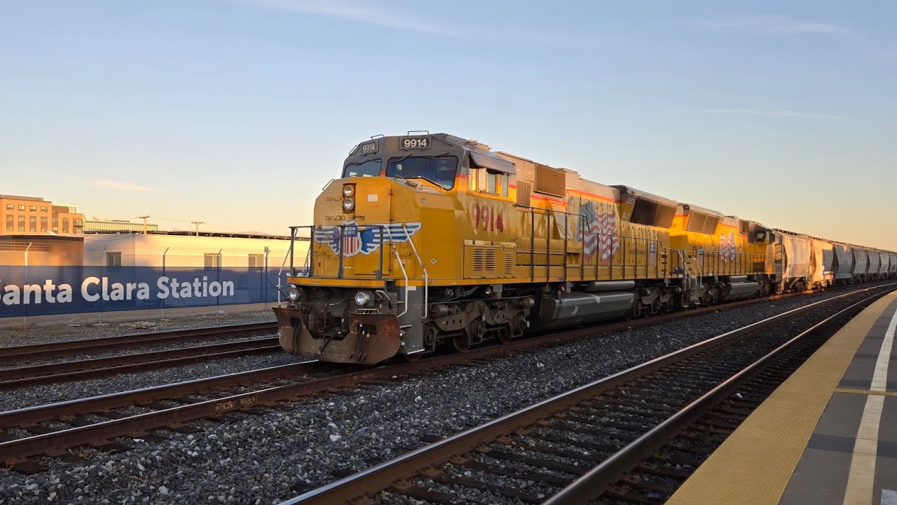 Union Pacific Mission Bay LRQ50 at Santa Clara Station with SD59MX ...