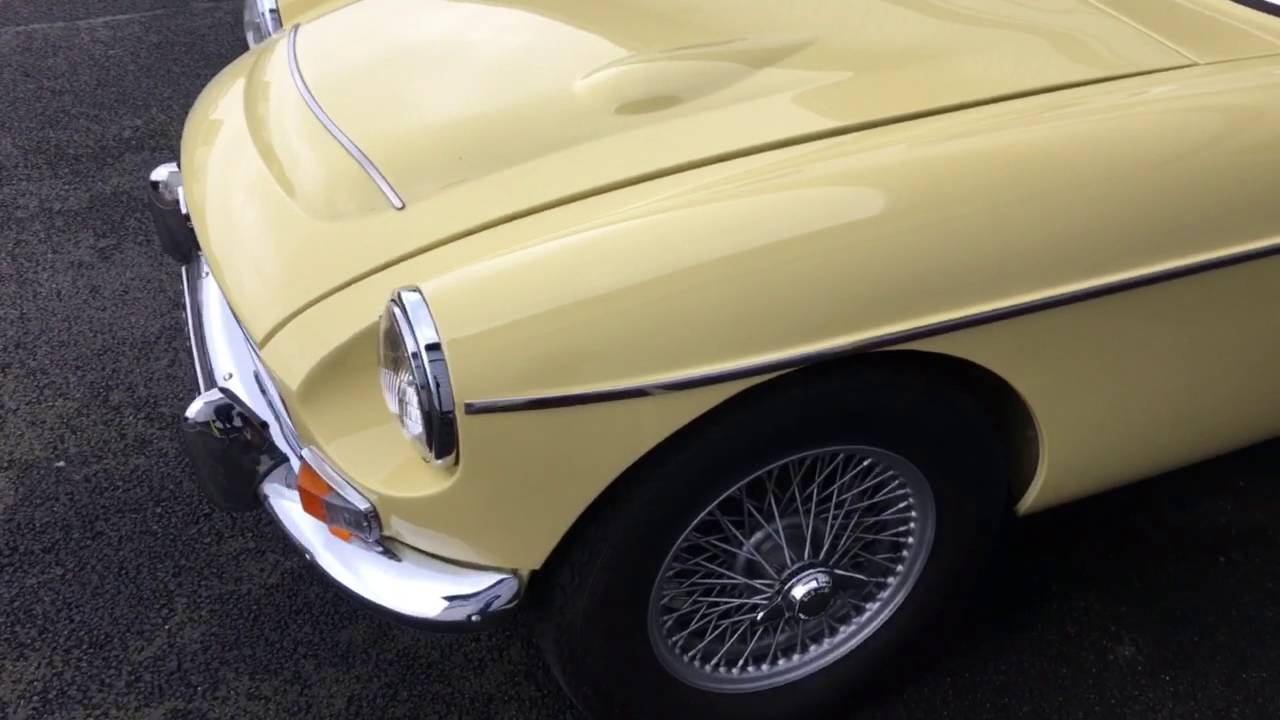 1968 MGC GT Automatic - YouTube