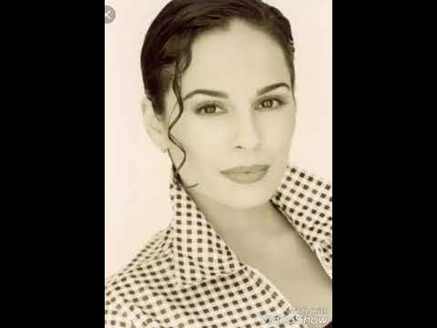 Demet Sarıoğlu arnavut kaldırımı