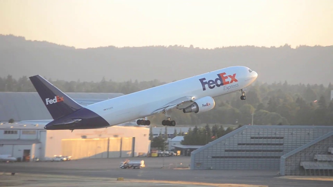 FedEx Express Boeing 767-300F [N133FE] Takeoff From PDX - YouTube