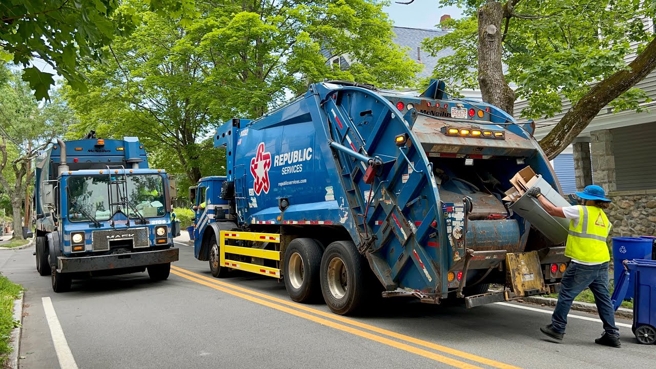 Republics Gripper Tipper Garbage Truck On Manual Recycling - YouTube