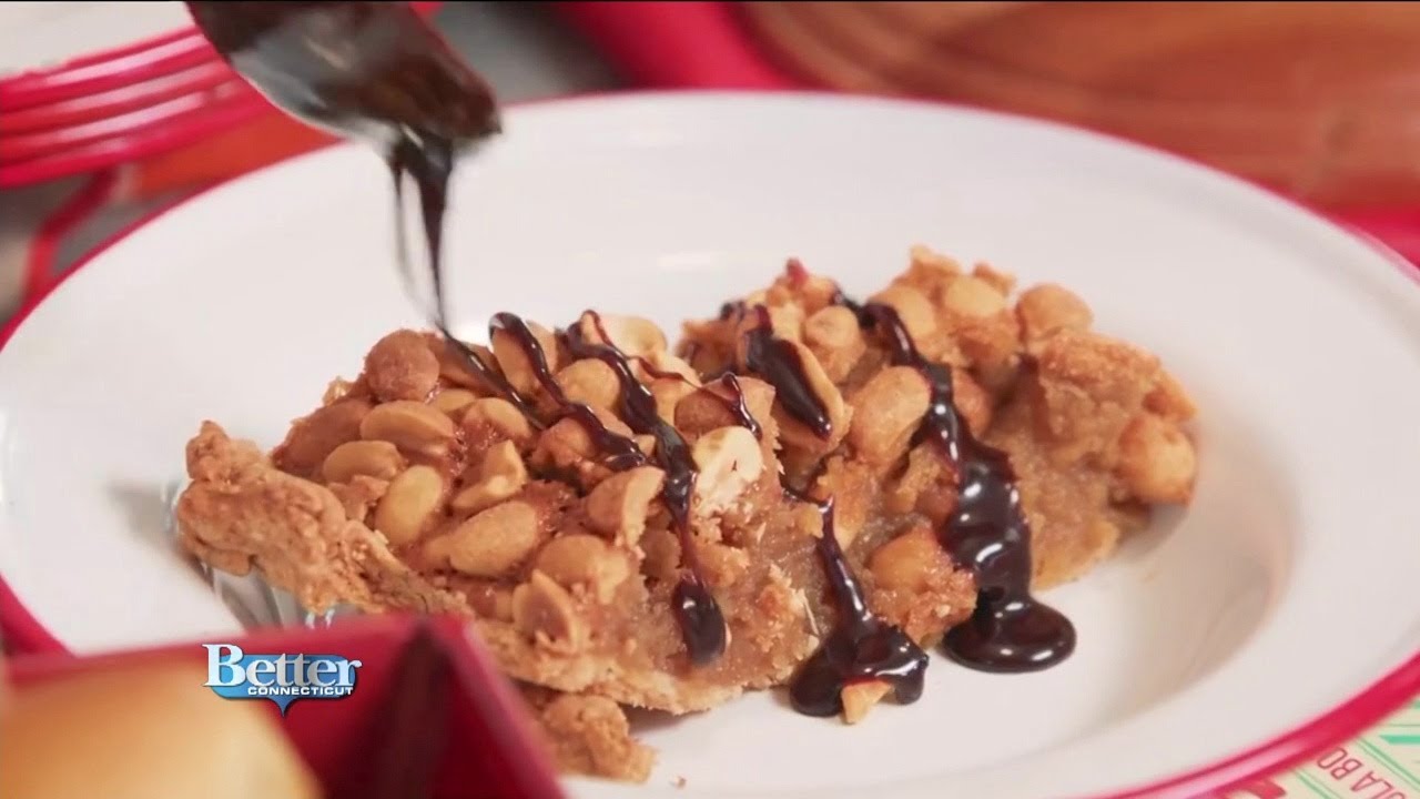 Georgia Peanut Pie With Coca Cola - YouTube