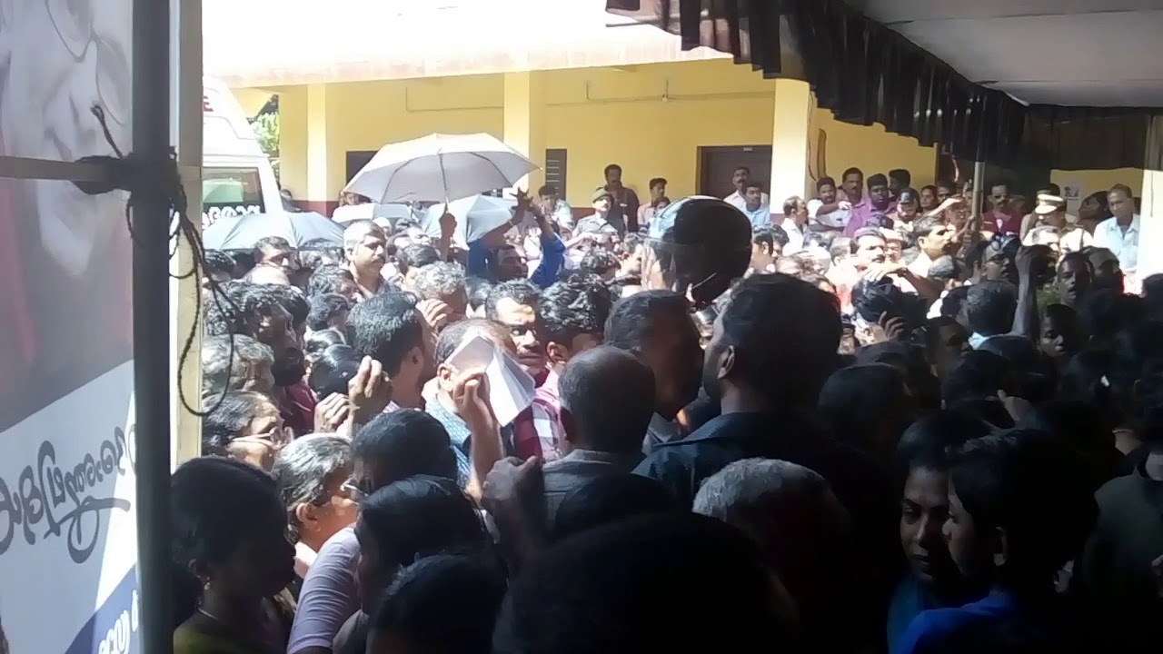 Captain raju funeral (Omalloor) - YouTube