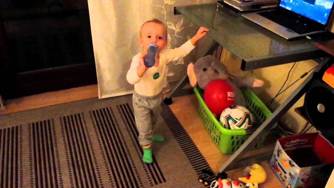 Baby dancing to techno while drinking juice - YouTube