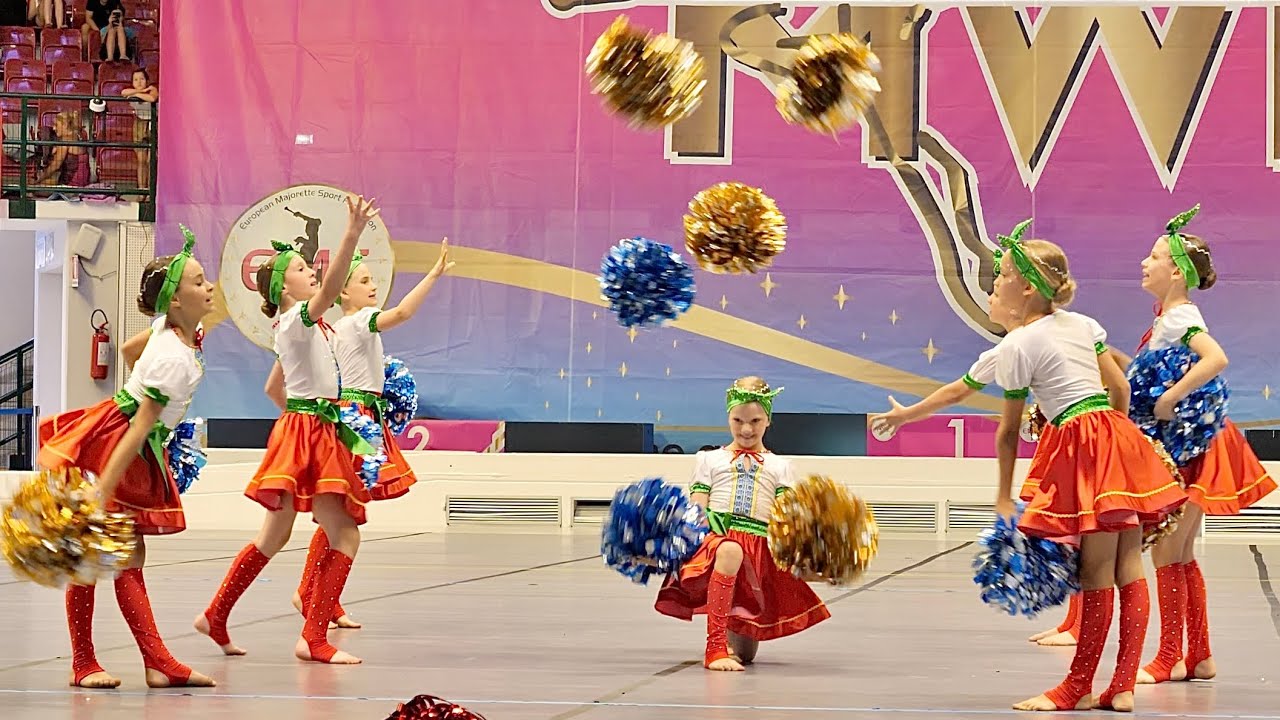 Majorettes *LUCKY DANCE* - mini POM cadets - XX European Majorette ...
