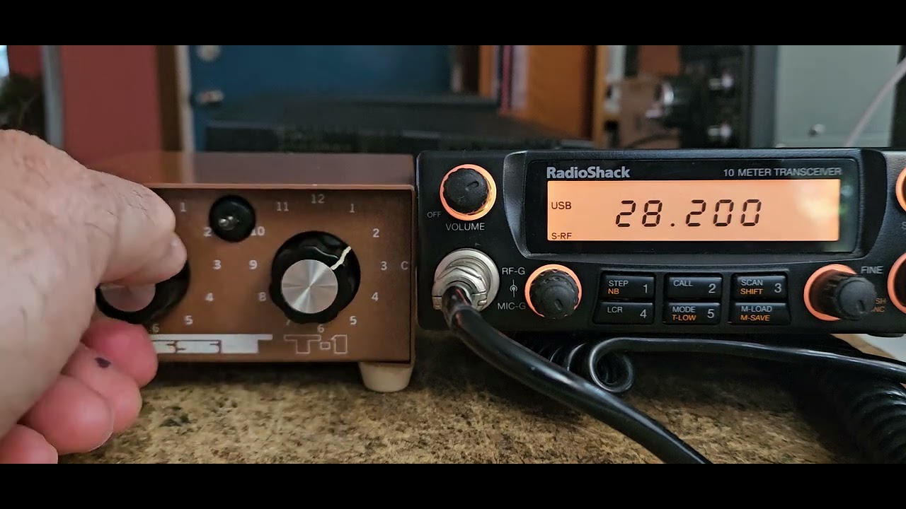 SST T 1 ANTENNA TUNER 10M TEST - YouTube