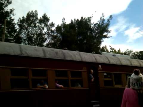 Bundanoon steam train The Garrett 6029 - YouTube