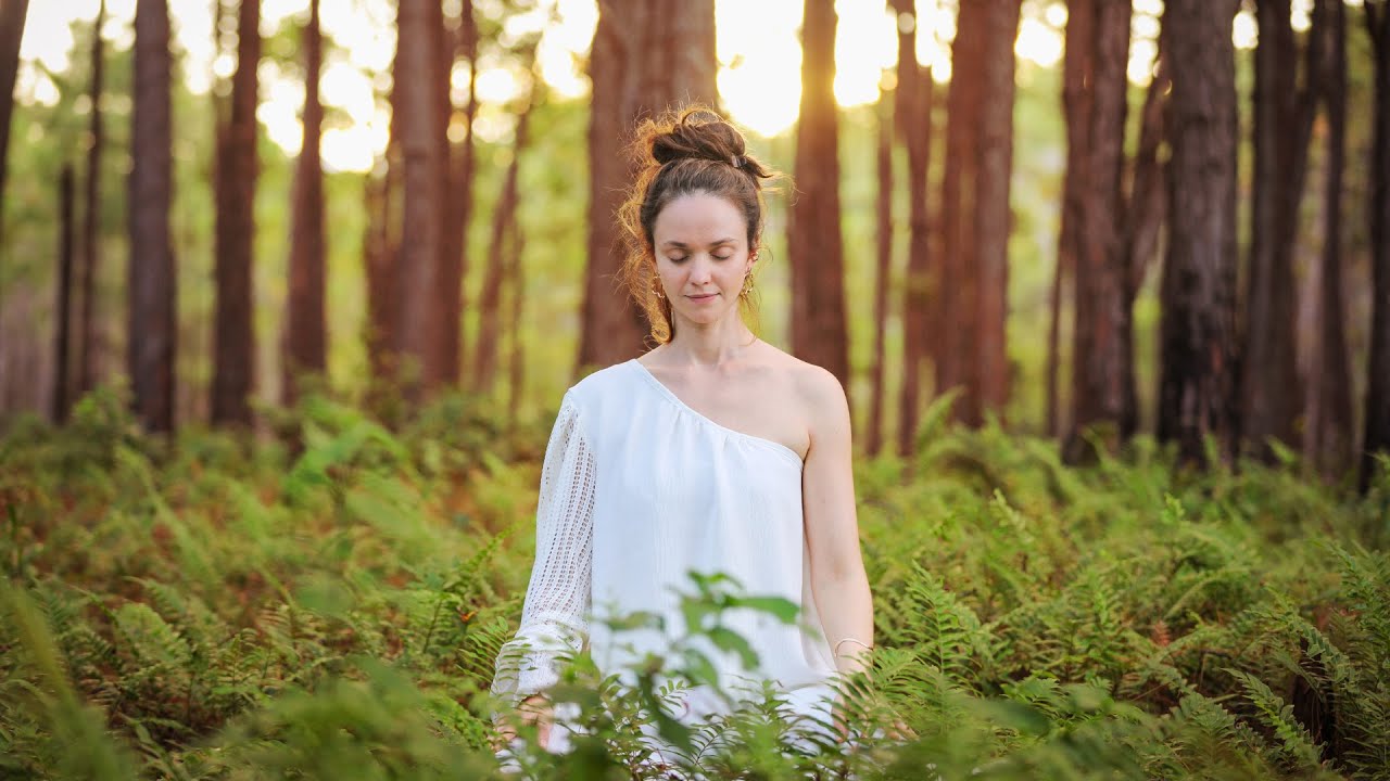 Meditação para acordar bem | Camila Zen - YouTube