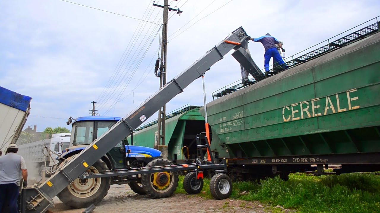 Grain Train Loading - Episcopia Bihor (25 04 2014) - YouTube