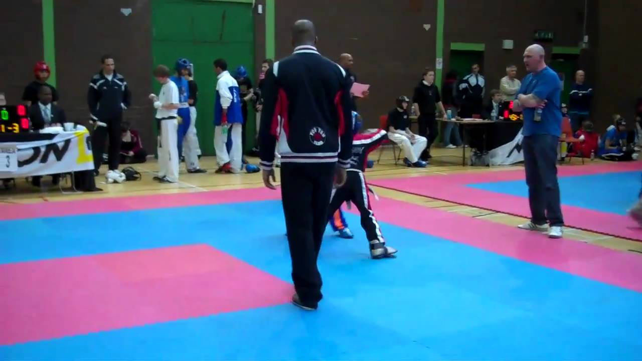 Ethan light con 1 - YouTube