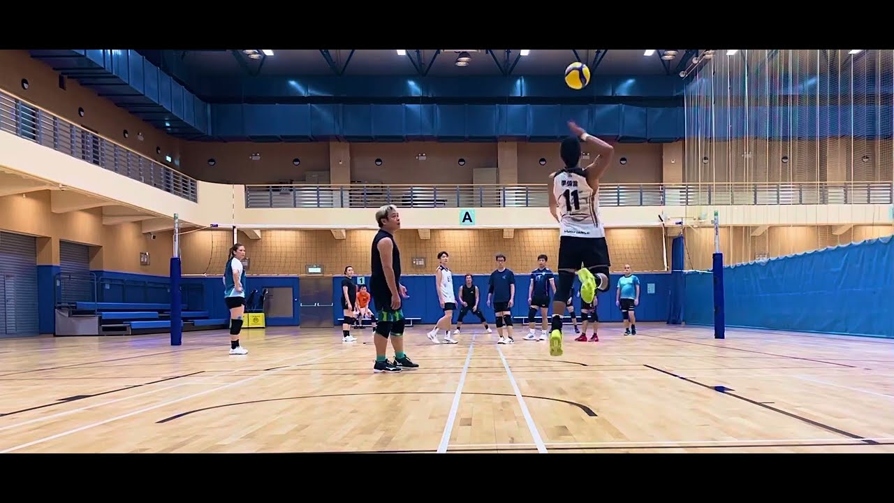 YAU OI Sports Centre Volleyball fun game(2/5) - YouTube