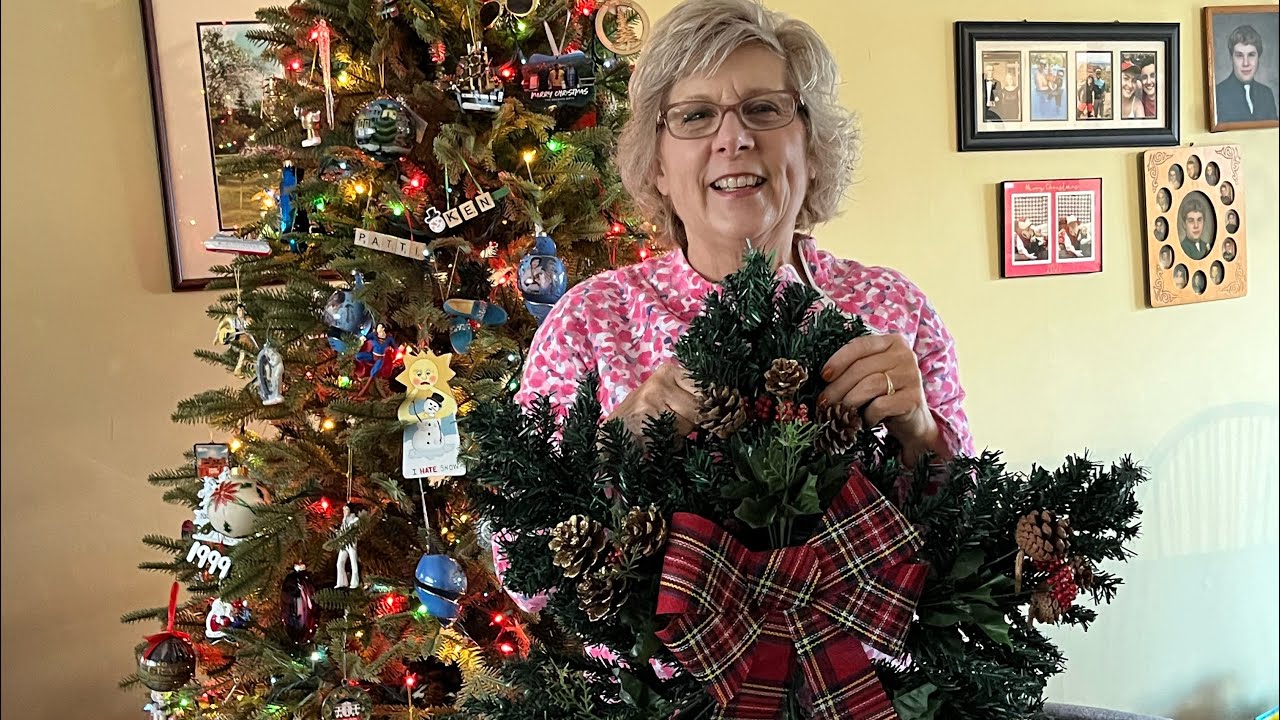 DIY Christmas Wreath making with Patti R. - YouTube