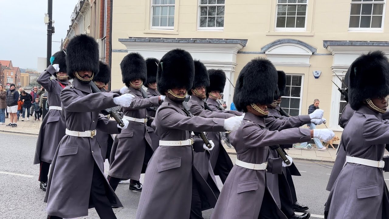 Pipes and drums of the Irish guards new guard Irish guards - YouTube