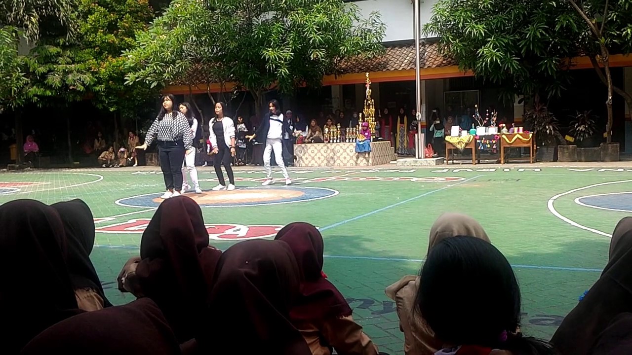 EKSKUL MODERN DANCE: DEMO EKSKUL OSIS SMKN 50 JAKARTA 120717 - YouTube