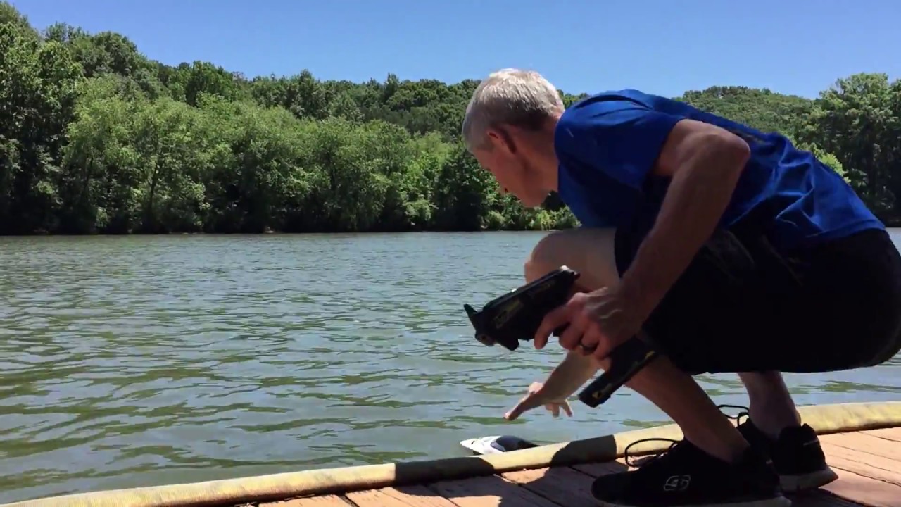 Atomik Barbwire RTR Brushless RC Boat. - YouTube