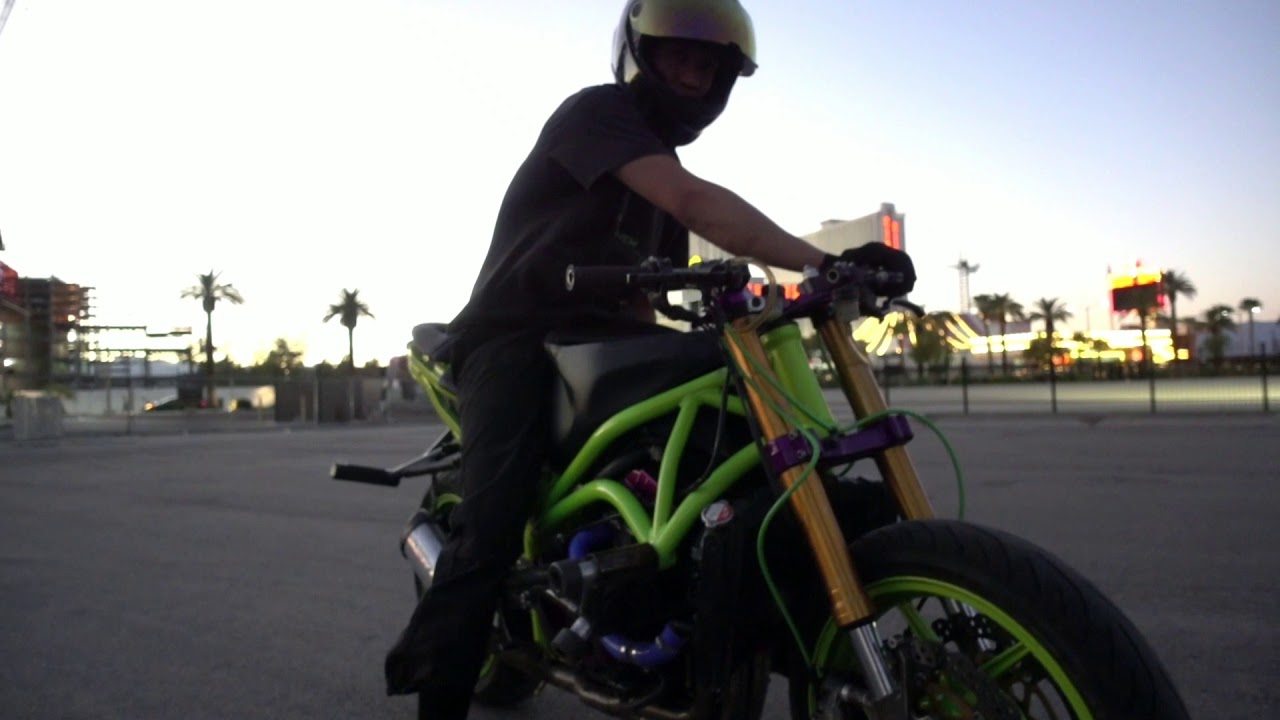 How to do a Death Spin (motorcycle pirouette) - YouTube